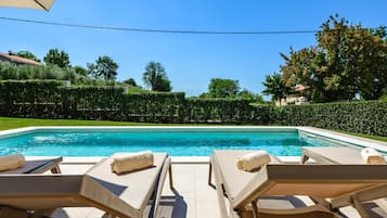 Apartamento | Piscina | Piscina interior, piscina exterior