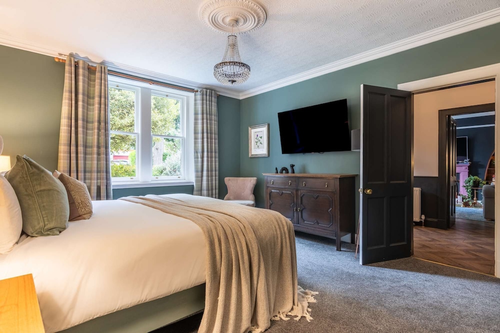 Ness on the Lane - City Centre Hot Tub Home - Inverness | FeWo-direkt