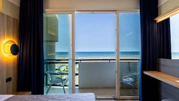 Quarto luxo | Frigobar, cofres nos quartos, escrivaninha, Wi-Fi de cortesia