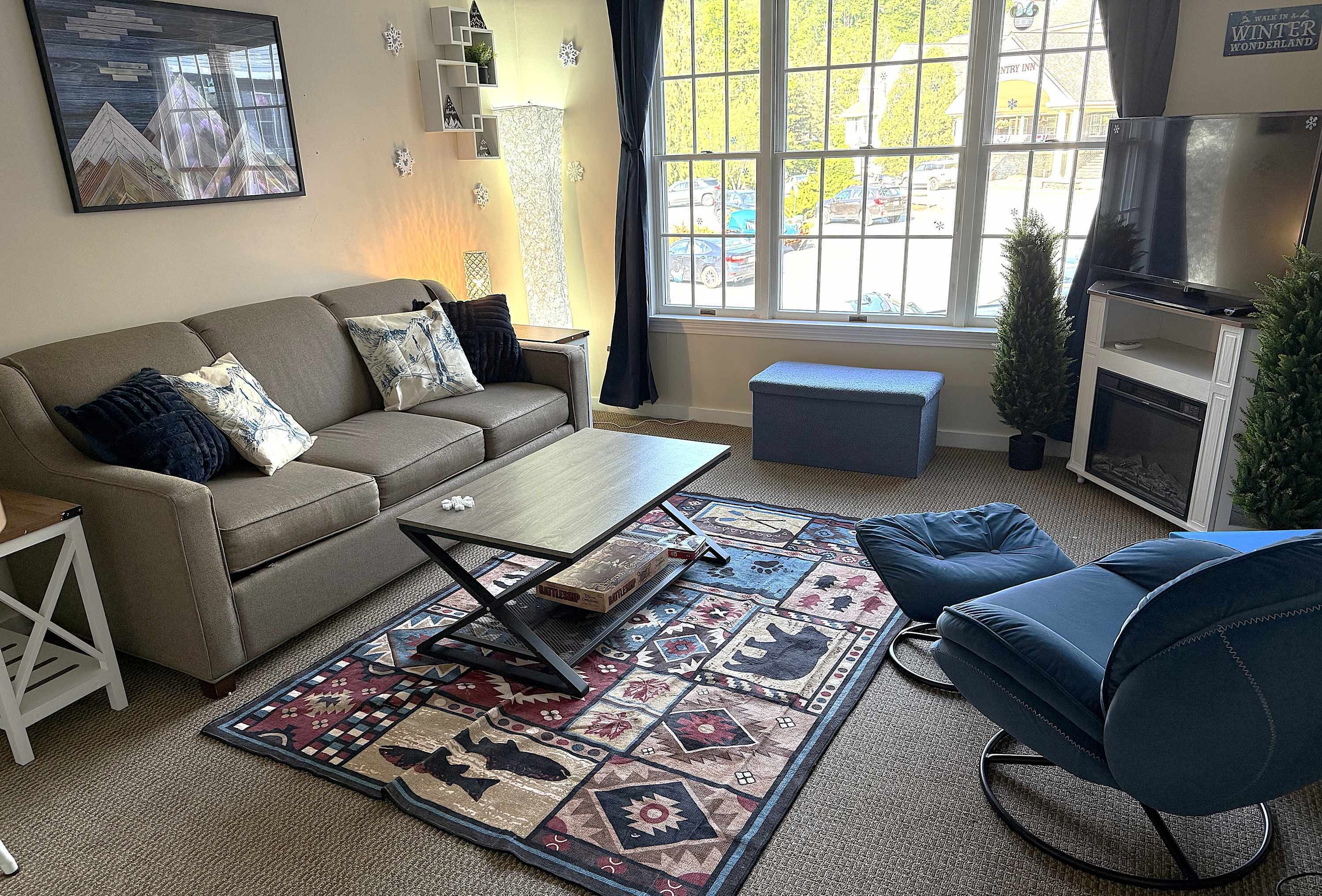Ski On/off Winter Mountain Suite Jiminy Peak-- Sleeps4- Home Away From Home - Pontoosuc Lake, MA