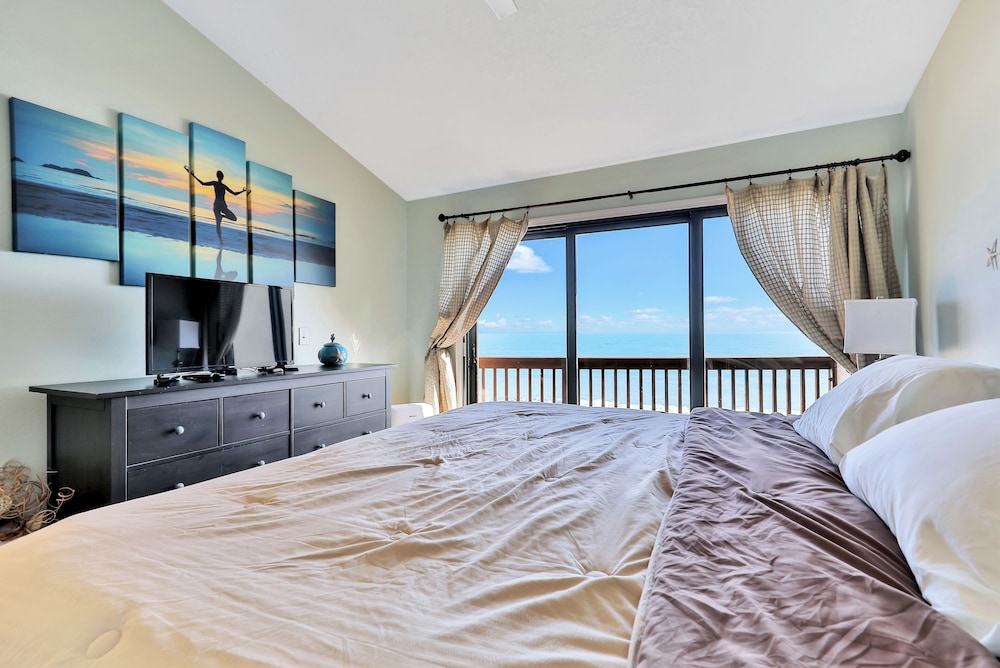 Pet-Friendly 3-bed 3-bath ocean front townhome with WiFi, fitness room - Brevard County | Vrbo