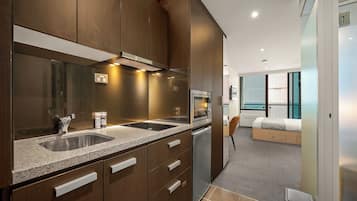 Estúdio Superior, varanda | Cozinha privada | Minifrigorífico, um micro-ondas, uma chaleira elétrica