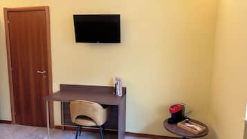1 quarto, escrivaninha, espaço de trabalho para notebook
