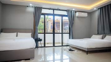 Quarto Twin Deluxe | Cofre no quarto, secretária