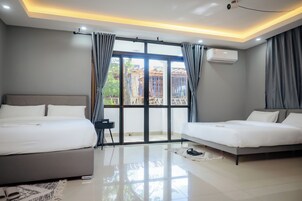 Quarto Twin Deluxe | Cofre no quarto, secretária