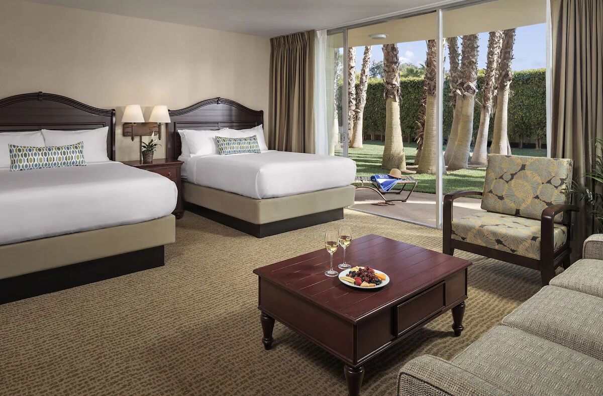 2 Resort Studio Queens, Bahia Resort Hotel, Family Rooms, Mission Bay - Mission Bay, CA