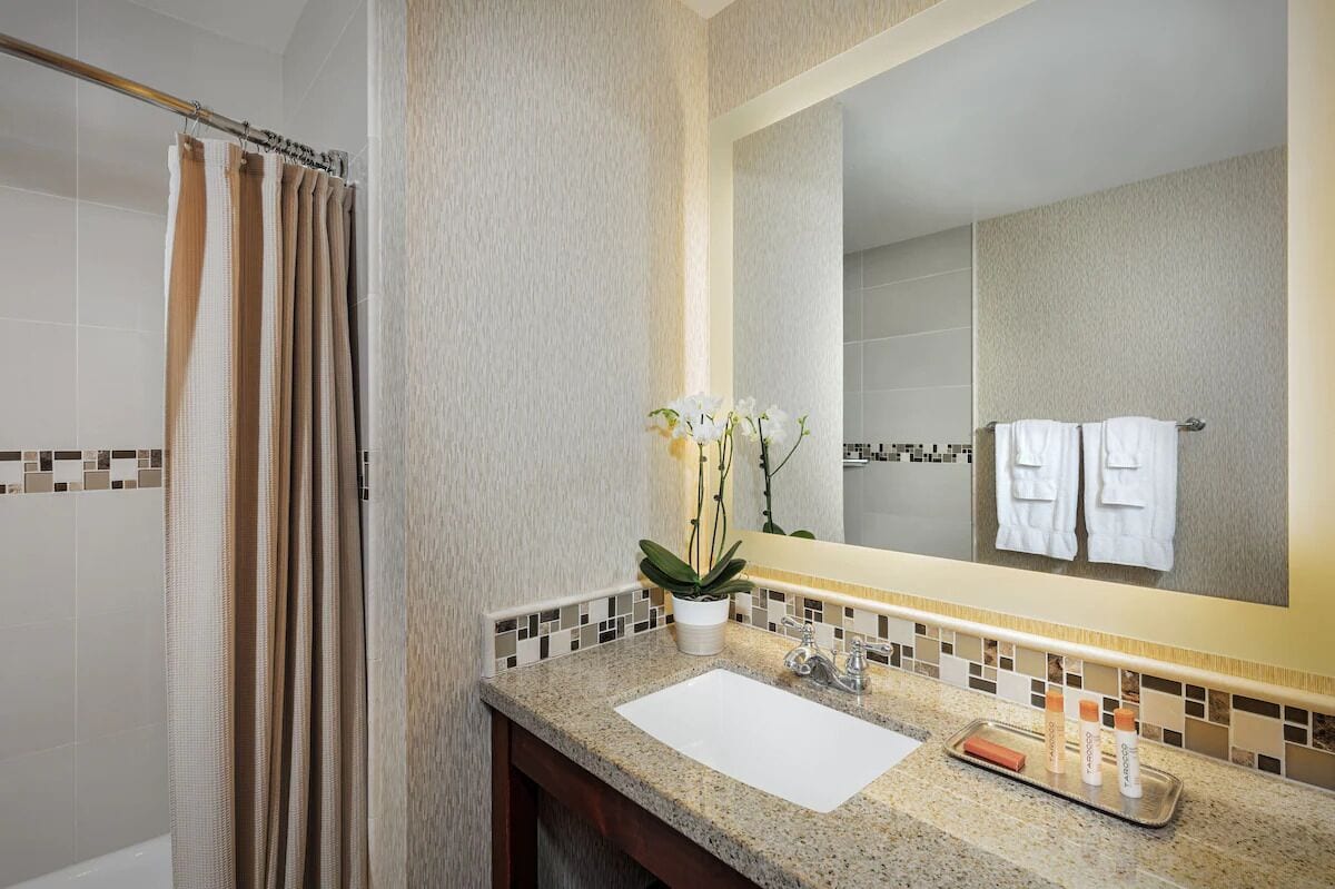 2 Partial Bay View Suite Queens, Bahia Resort, Spa Access, Family Rooms - San Diego, CA