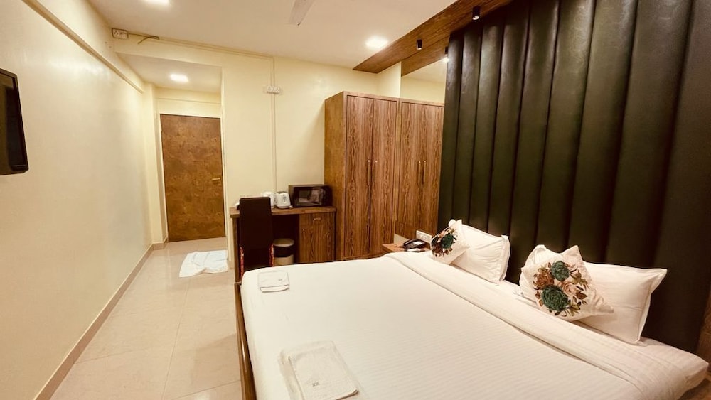 Tim Santacruz Mumbai Airport - Mumbai