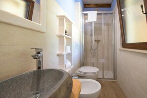 Quarto, 1 quarto, para fumantes, sacada | Banheiro