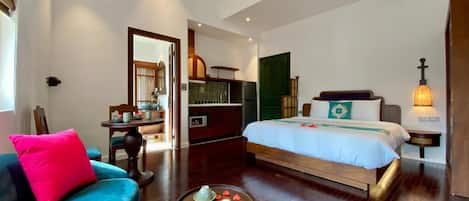 1 quarto, secretária, cortinas/cortinados opacos, quartos insonorizados