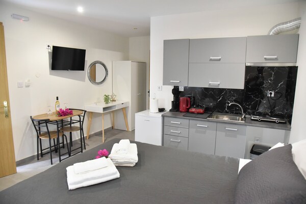 Aloha Inn - Эвбея