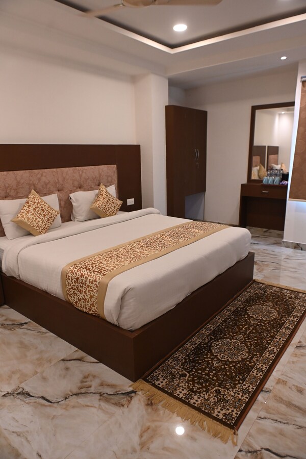 Hotel Varuna Grand - Varanasi