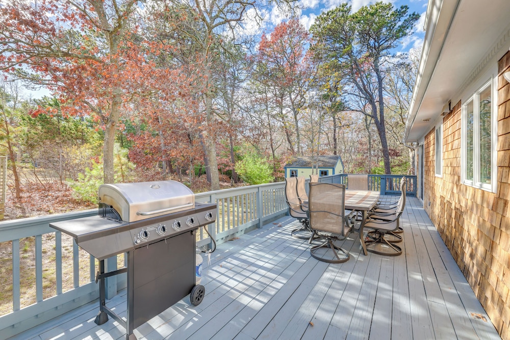 6 Mi To Beach: Home W/ Deck In Brewster! - Brewster, MA