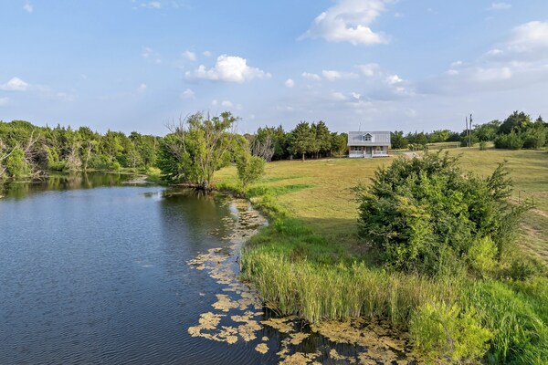 Stocked Fishing Ponds: Texas Getaway W/ Cows! - Bonham State Park, Bonham