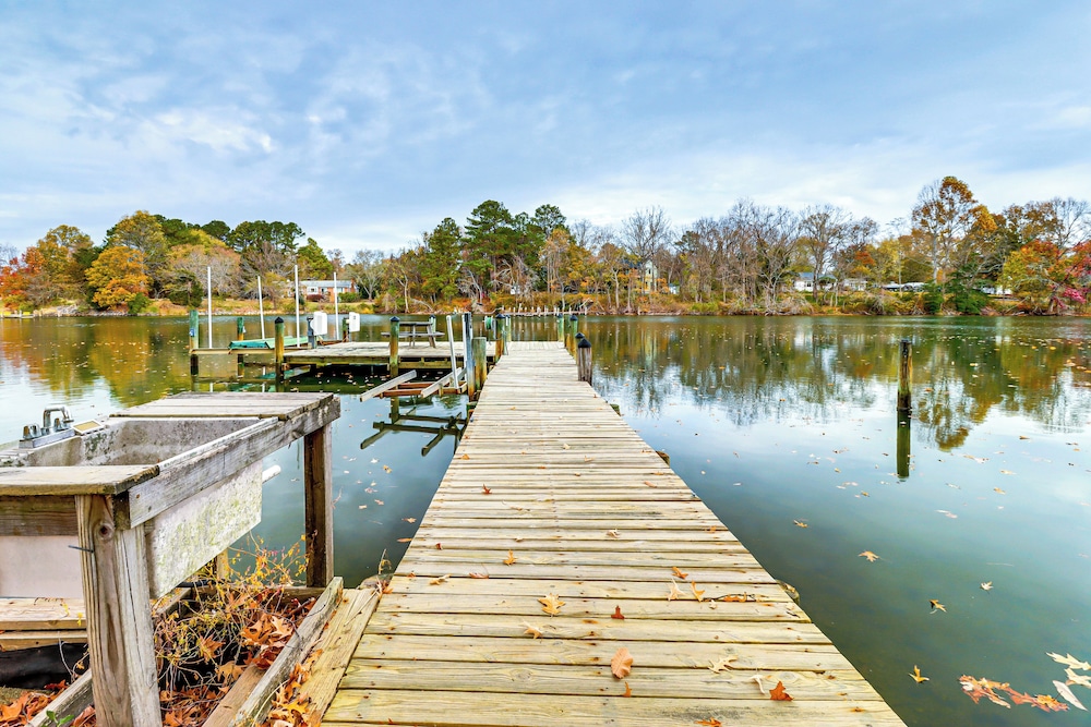 Screened Patio, Deck & Grill: Saint Inigoes Home! - Maryland (State)