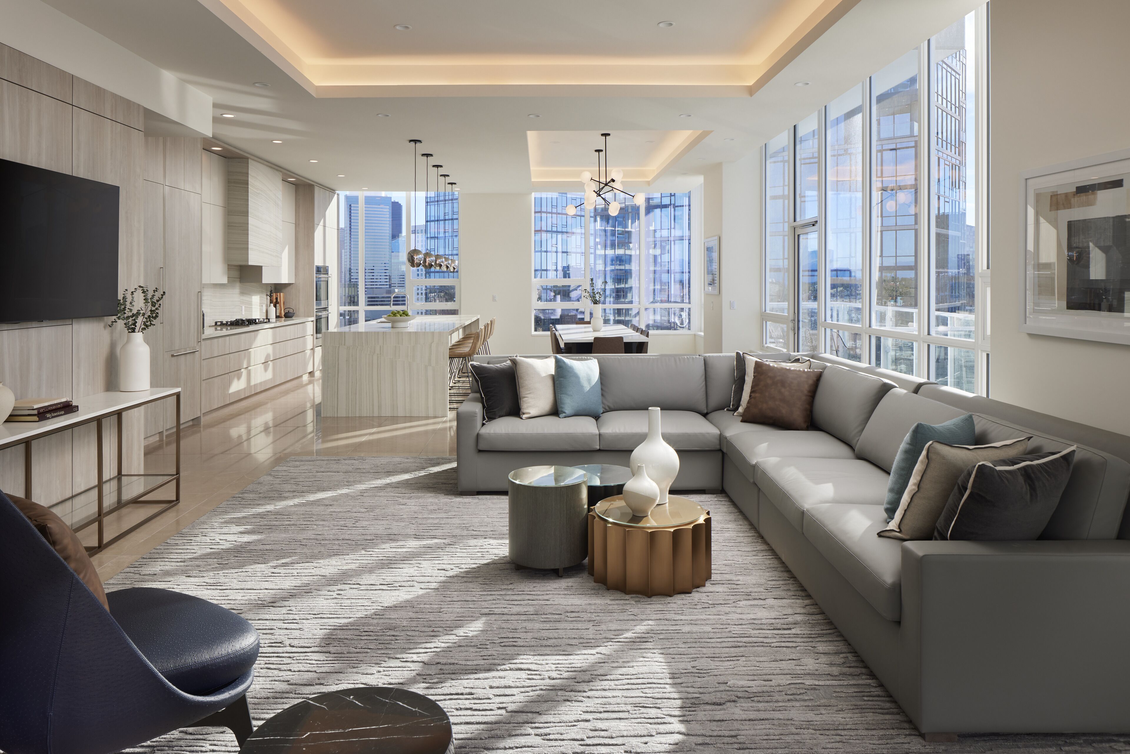 Luxurious Cascades Penthouse: Stunning Views & Exclusive Amenities Await You - Seattle, WA