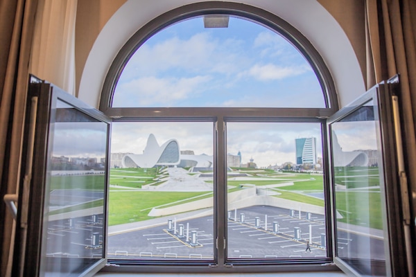 1 quarto, secretária, berços/camas para crianças grátis, Wi-fi grátis