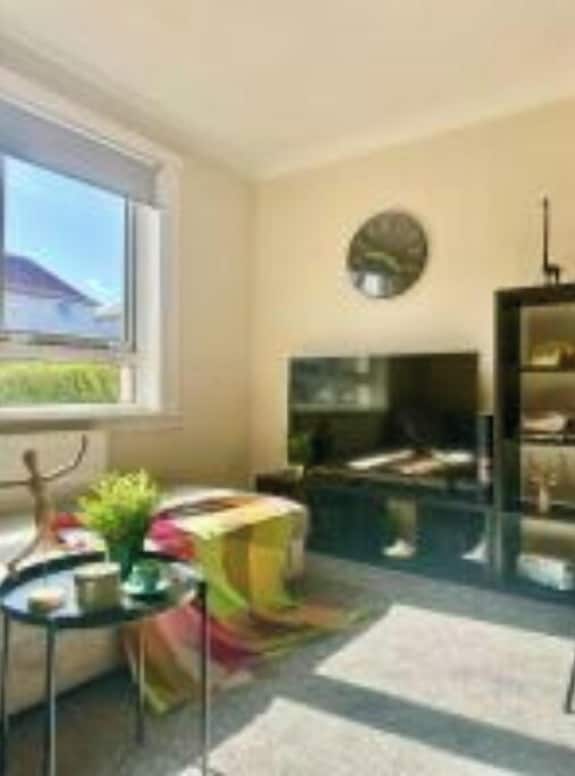 Colourful Life-house Near Glasgow\n - Paisley