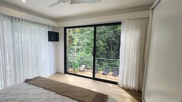 Quarto Quádruplo Standard | Cofre no quarto, secretária adequada para computadores portáteis