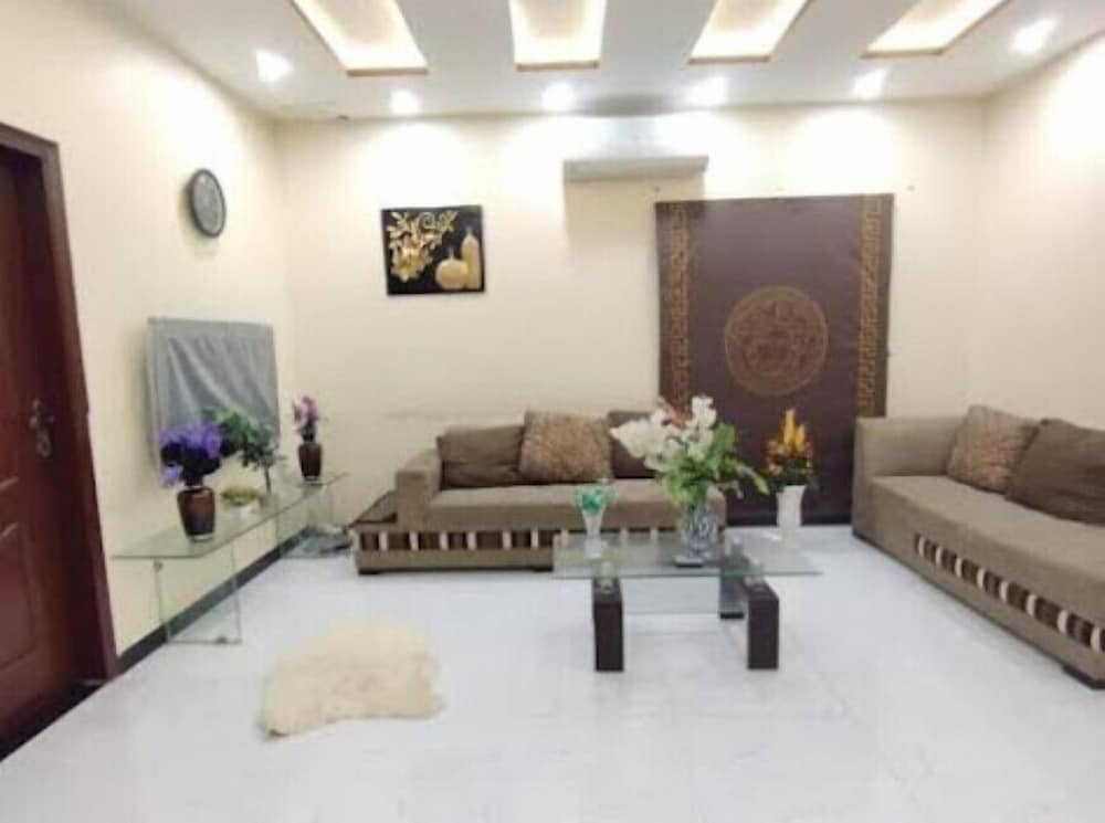 Hotel Seven Lodges - Karachi