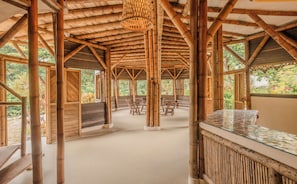 Dormitório compartilhado standard, vista para o jardim | Roupa de cama