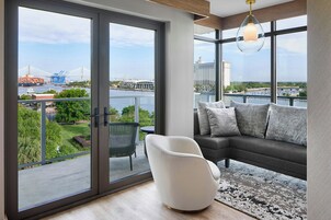 Cofre com capacidade para portátil, secretária 