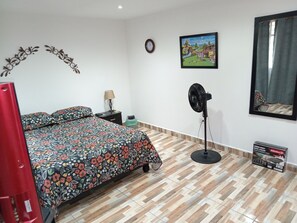 Quarto Duplo, não fumadores, Vista para a cidade | Com decoração personalizada, com mobília individualizada 