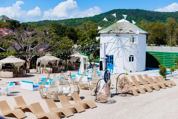 The Beach Calatagan Mediterraneo Powered By Cocotel - Calatagan