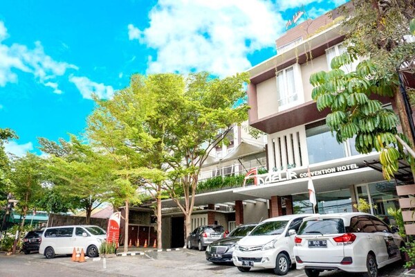 Andelir Hotel Simpang Lima Semarang - Semarang