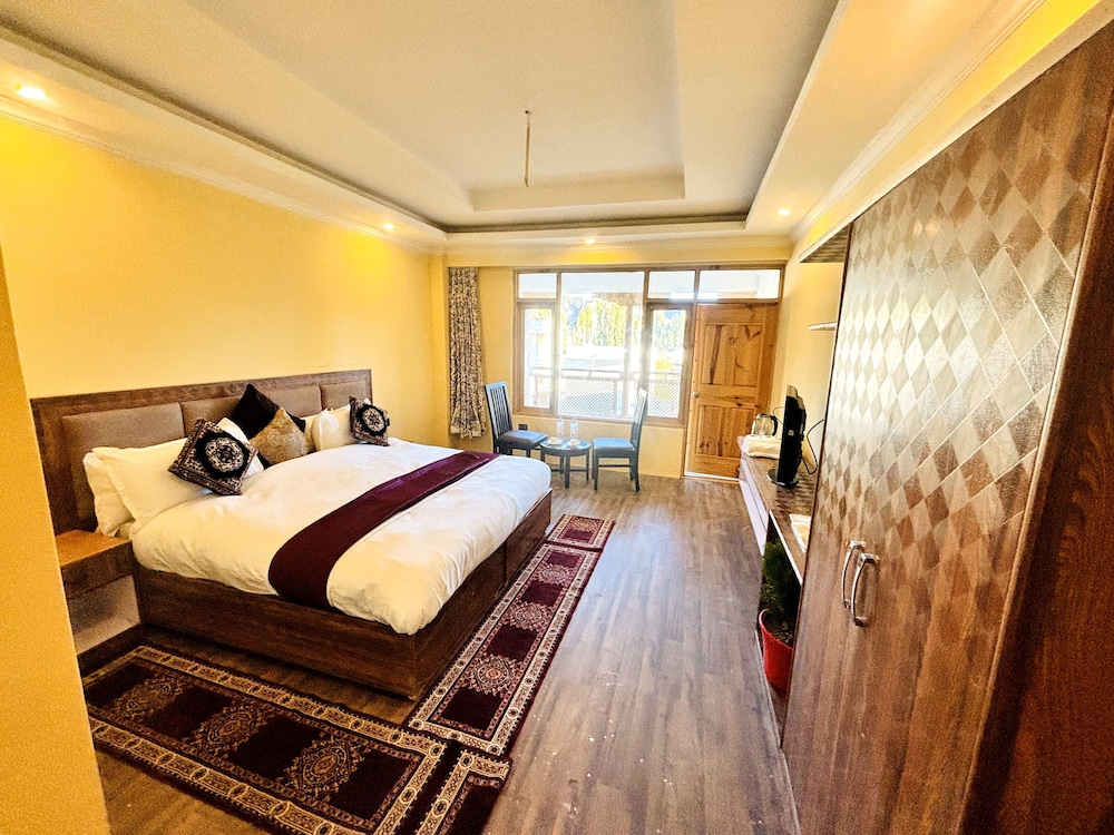 The Ladakh Avenue - Leh