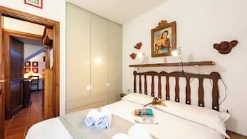 Apartamento Standard, vários quartos, 2 casas de banho (Lovely Apartment In Courmayeur) | 2 quartos, ferro/tábua de engomar, Wi-fi, roupa de cama fornecida