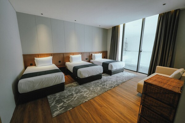 Roxy Beach Resort - Sematan