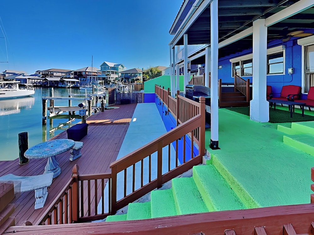 Pirate's Paradise By Miss Kitty’s - Rockport, TX