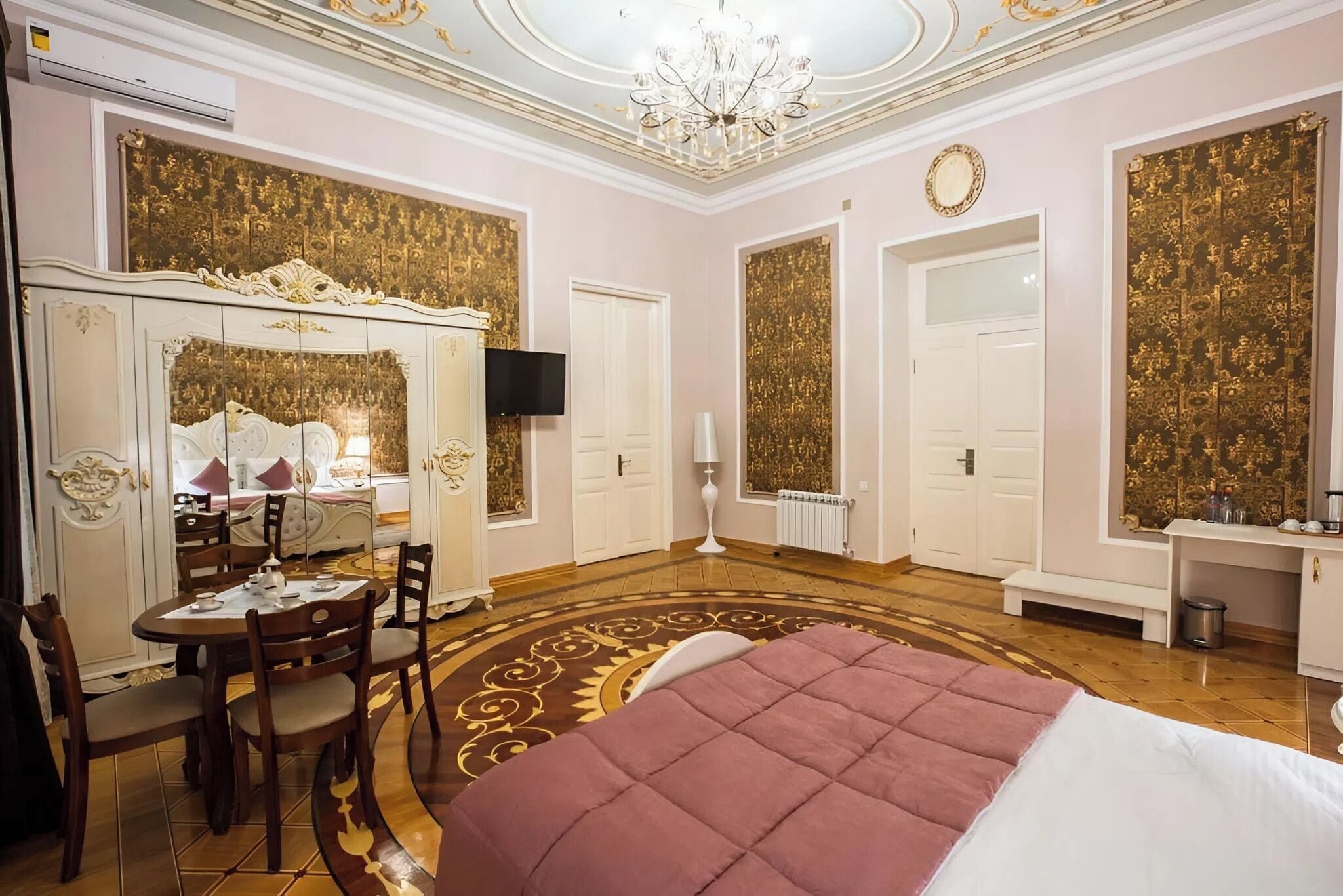 Quarto júnior | Escrivaninha, quartos à prova de som, Wi-Fi de cortesia, roupa de cama