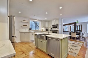 Casa, 4 quartos | Cozinha privada