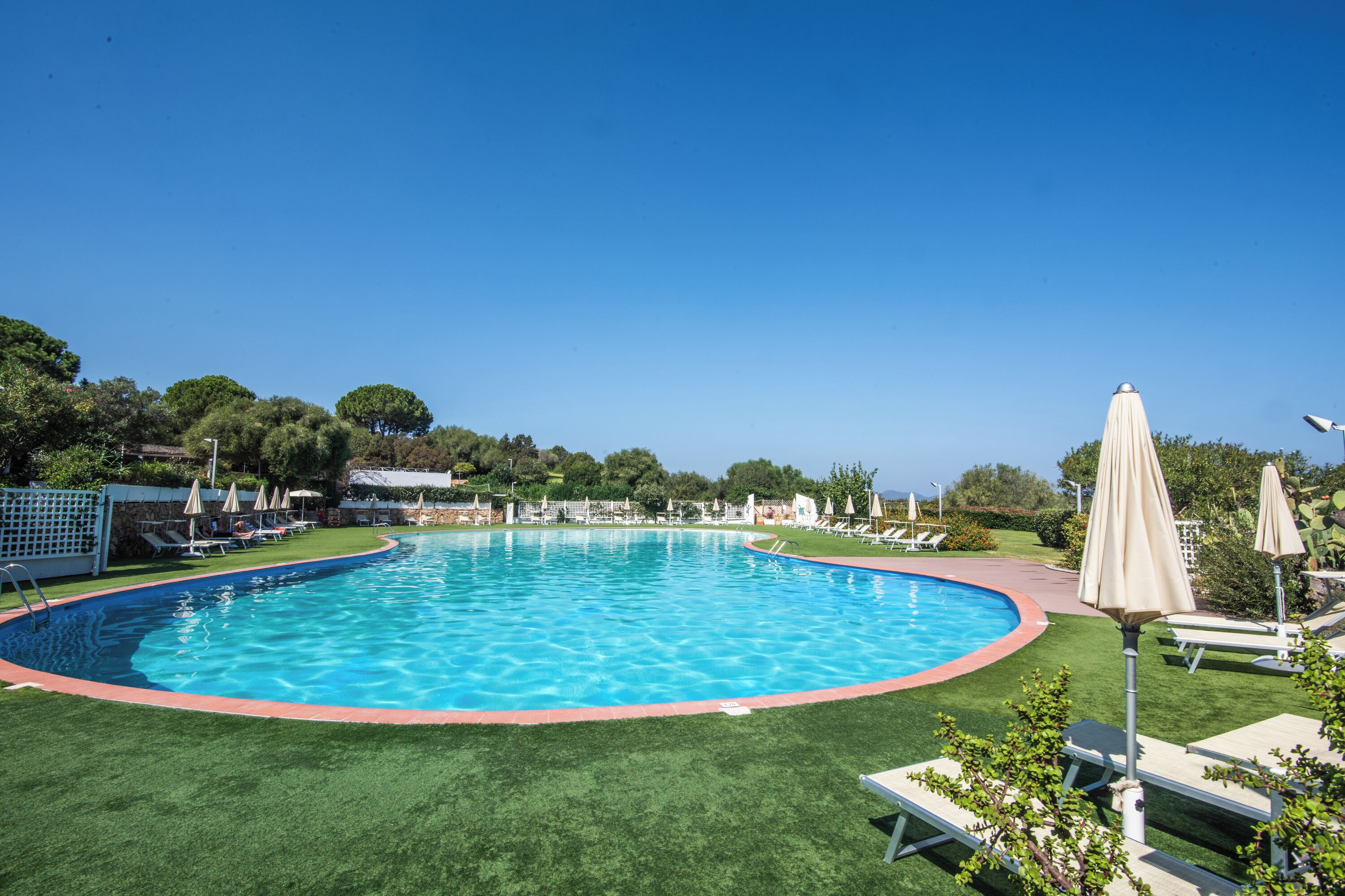 Piscina exterior sazonal 