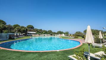 Piscina exterior sazonal