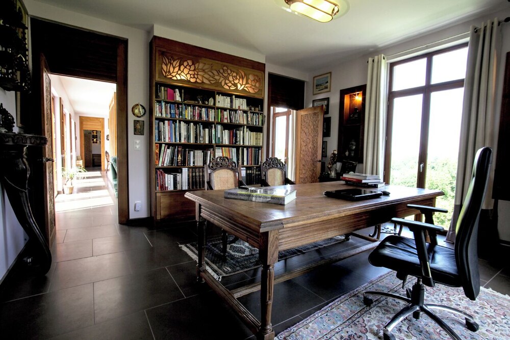 Vasco de Gama, luxury architect-designed villa, pool & spa - Sarlat-la ...