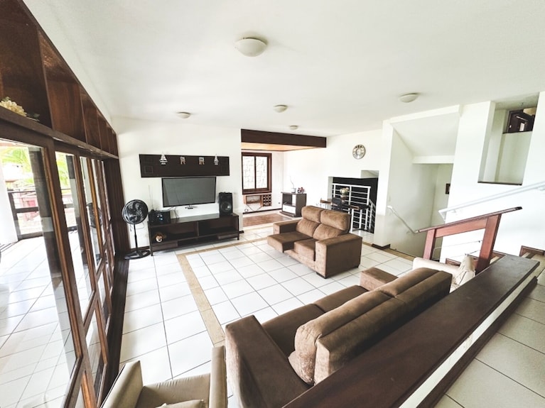 Cinematic House Overlooking Itagua Beach, Ubatuba - Ubatuba