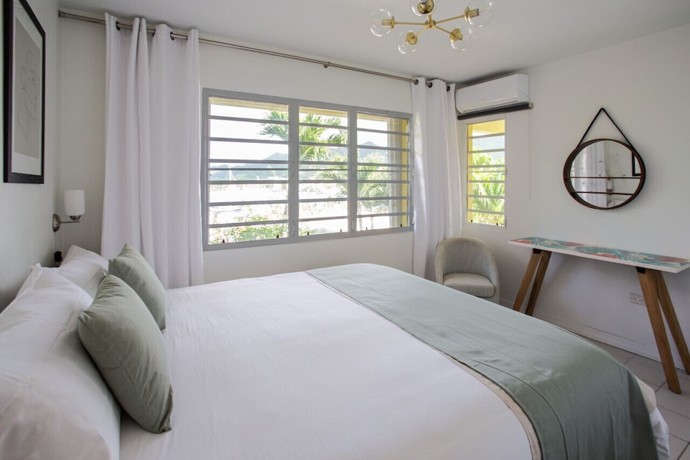 Hillside Haven in Simpson Bay: Cozy Cottage with Stunning Views ...