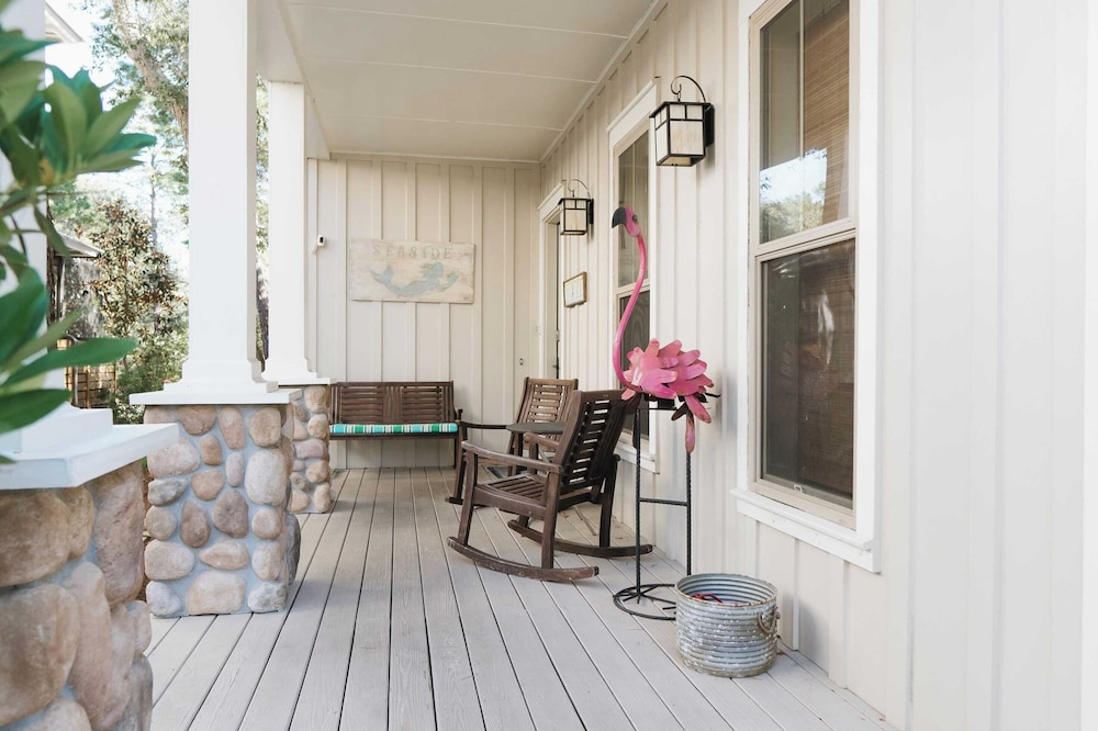 5 Mins To Beach, Shared Pool, Covered Deck, Bikes Heron Cottage By Avantstay - Seaside, FL