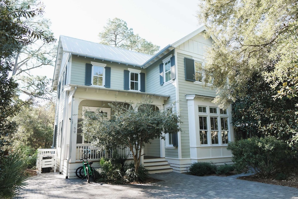 Walk To Beach, 2 Shared Pools, Enclosed Porch, Bikes 30a Hideaway By Avantstay - Seaside, FL