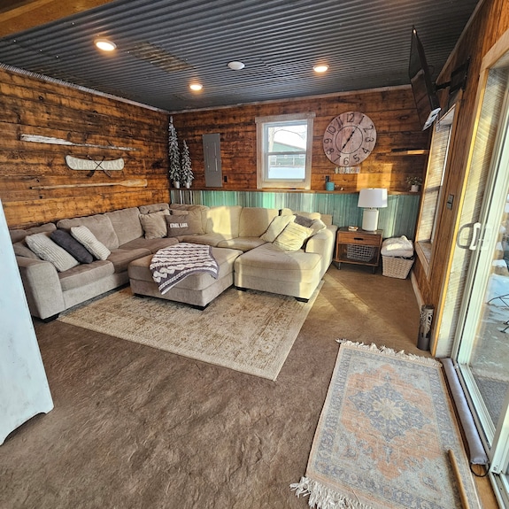 Charming Lakefront, Spacious, Quiet, Clean, 4-bedroom A Frame House. - Glendalough State Park, Battle Lake