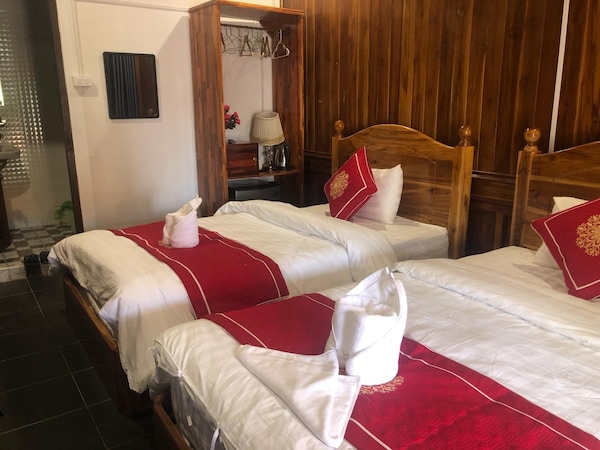 That Luang Place House - Luang Prabang