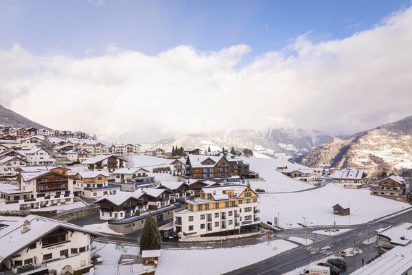 Exclusive Apartment With Terrace - Serfaus