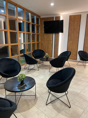 Smart TV de 40 polegadas com canais via satélite 