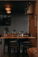 Café da manhã com buffet todos os dias (EUR 9.50 por pessoa) 