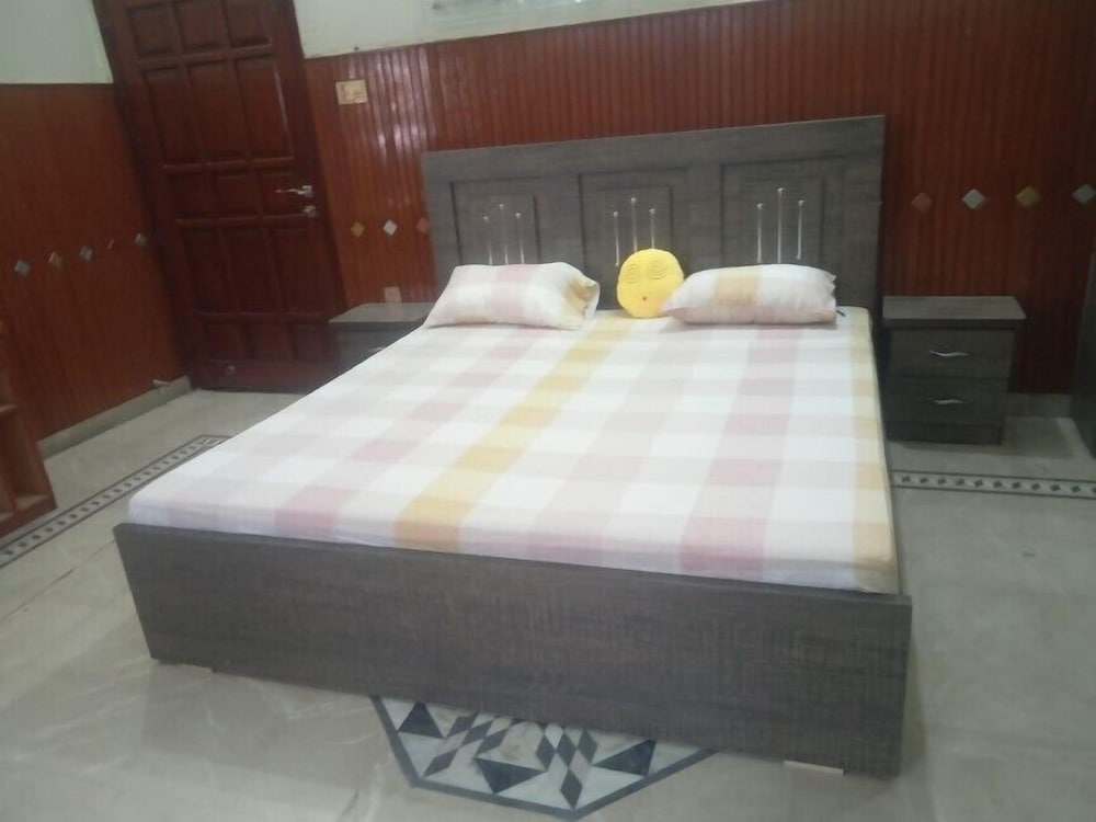 Airport Guest House - Karachi