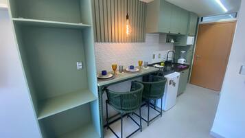 Estúdio Comfort, piscina privativa, Vista para a cidade | Sala de estar