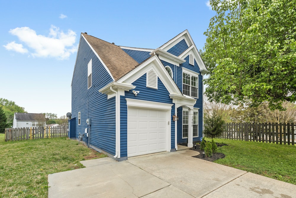 Family Retreat With Modern Comforts - Concord